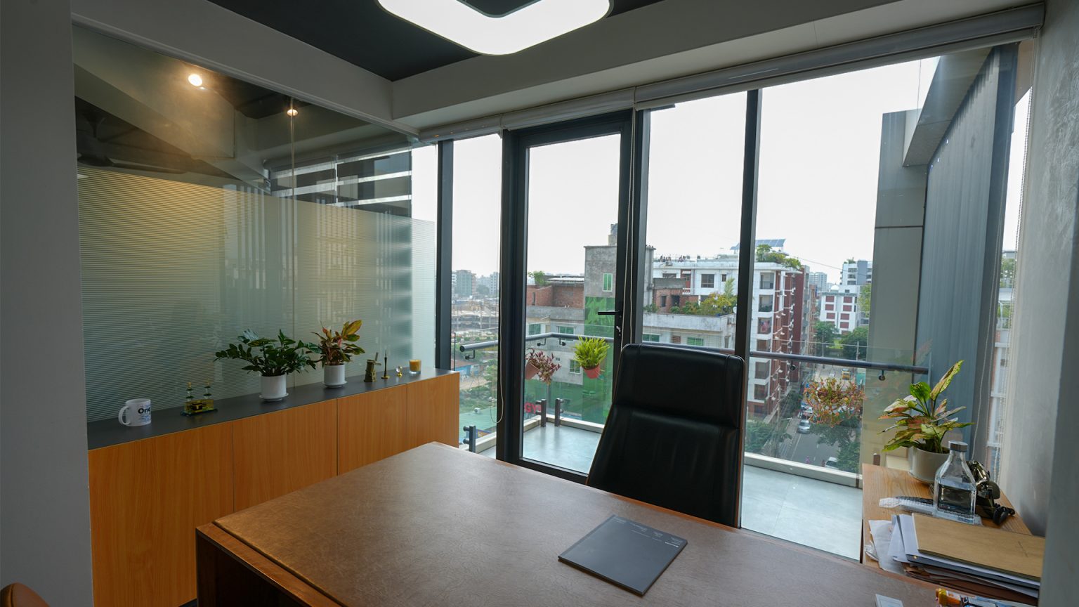 sleek corporate Office Interior Design